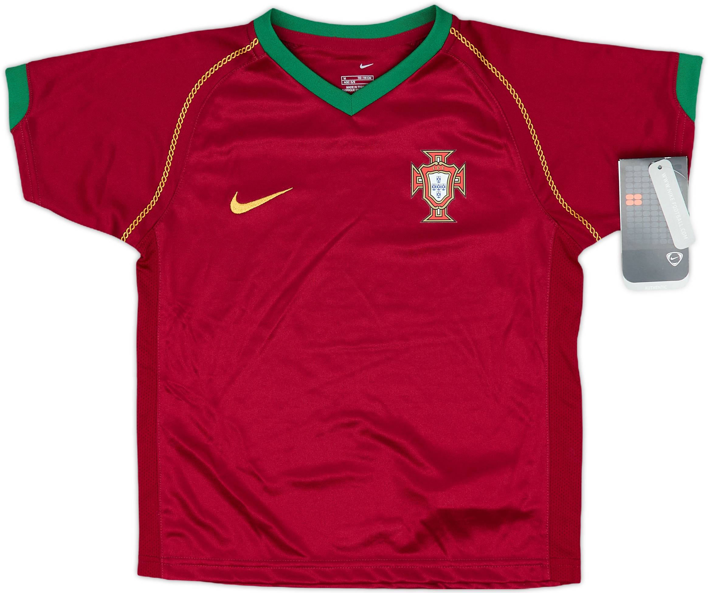 2006-08 Portugal Home Full Kit (5-6 Years)