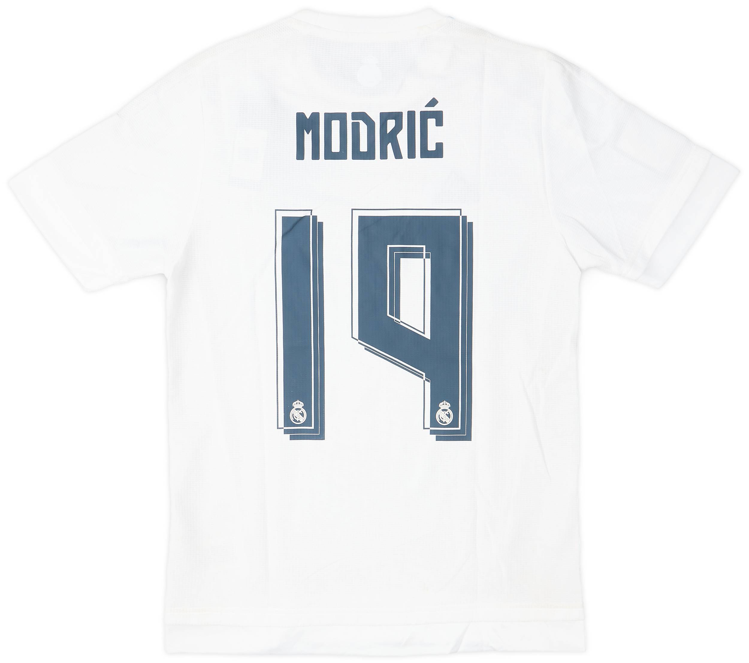 2015-16 Real Madrid Home Shirt Modric #19 (S)