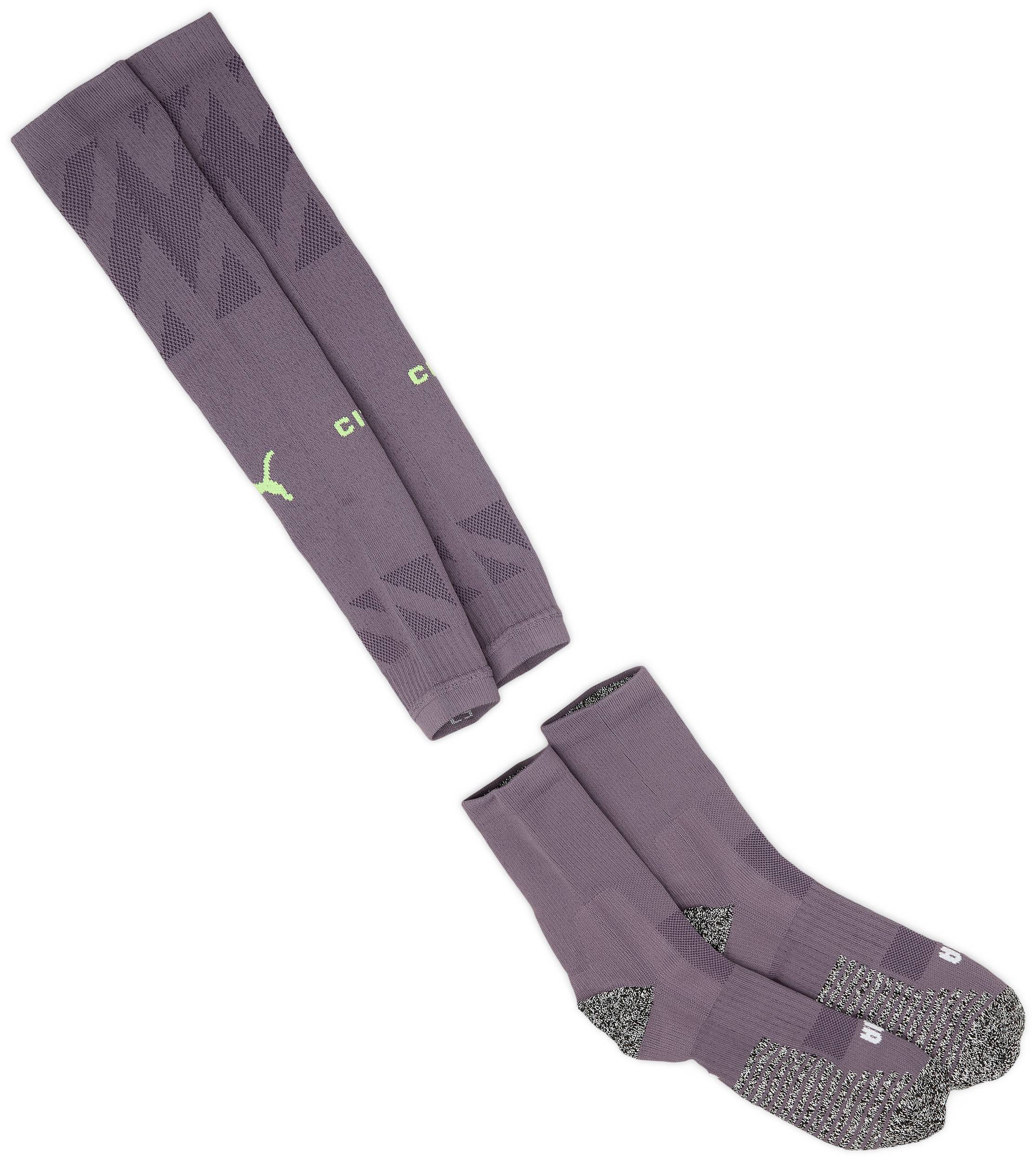 2023-24 Manchester City GK Away Two-in-One Socks (XL)