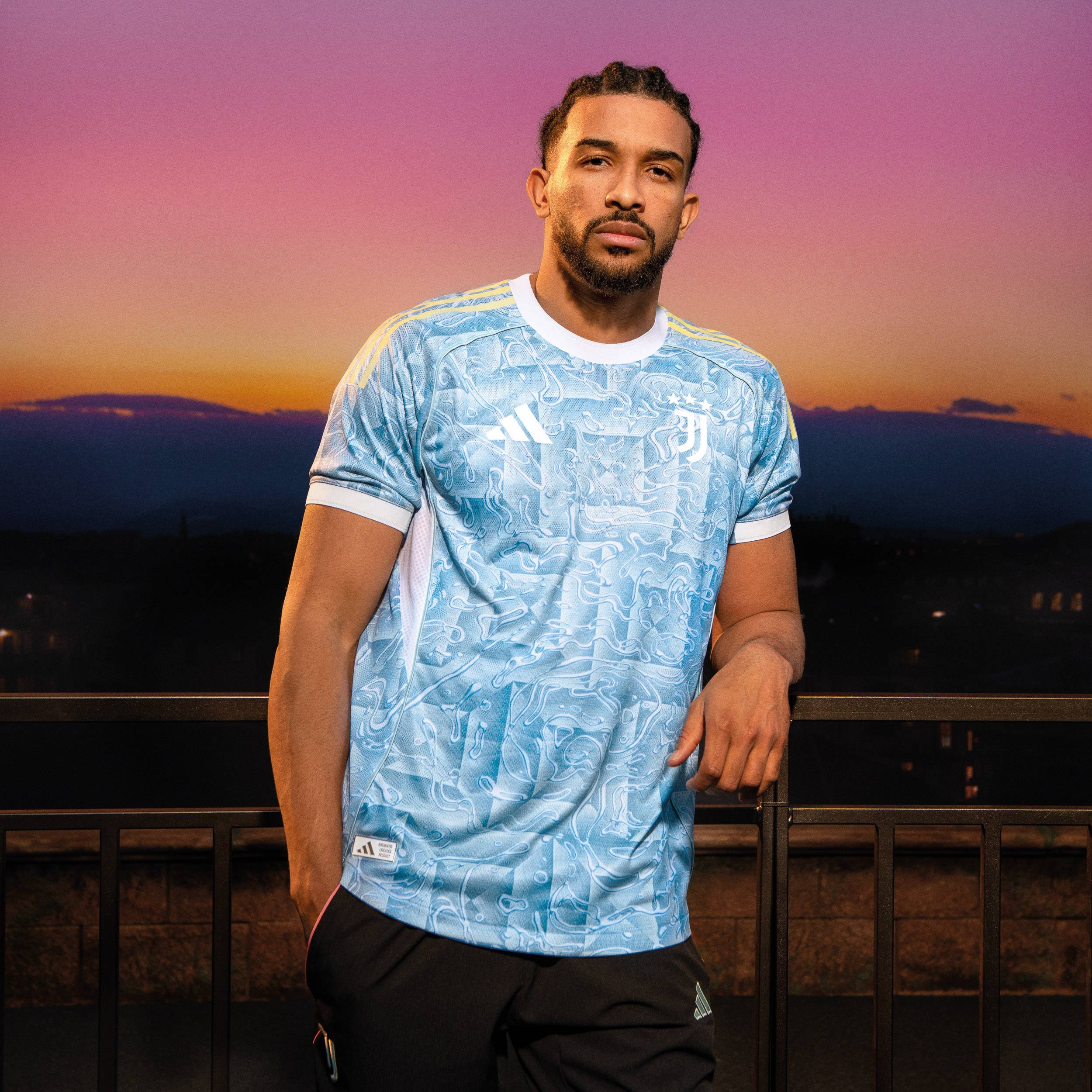 2025-26 Juventus Away Shirt